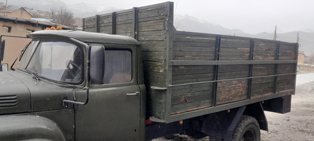 Zil 130. Mator qilingan yangi. Ural mator. Zadnimost vengerskiy.