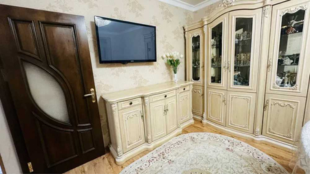 Аренда 5 комнатной квартиры в центре 1й этаж! TK268