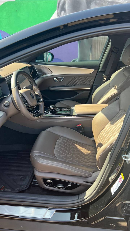 BYD HAN flagship 715 km