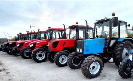 Трактор YTO 1404.
