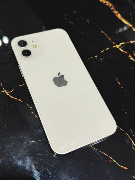 iPhone 12 64GB.