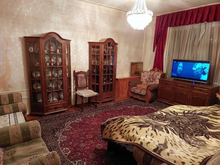 Бадамзар 4/3/9 ориентир мечеть 95м2 не торец балкон 2х6