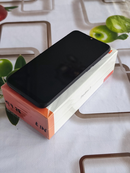 Redmi 7 sotiladi