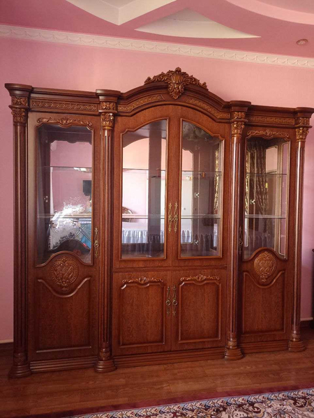 Продается мебель для гостинной, зала. Стенка, комод, 2шт сундука