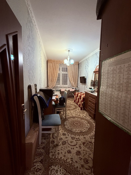 Чилонзор район 16-кв 3/1/4 панель 1.5*3