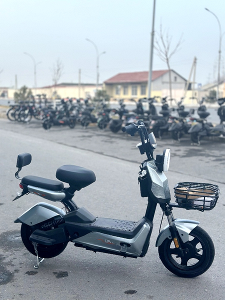 Elektro Skuter Yadea sifatli  bo'yicha birinchi klass.