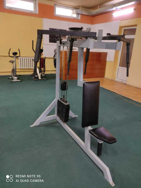 Fitnes klub trenajorlari sotiladi