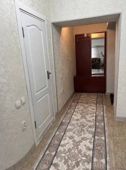 На Ц-1 Продаётся 3/6/9// Продаётся  не торец