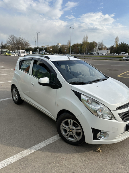 Spark srochno sotiladi,2014 yil 90 000 probeg
