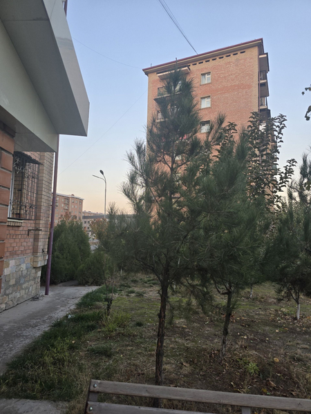 Prodaja Sergili3 bekat 2 xona Srochna