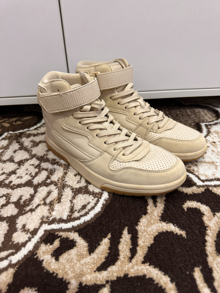 Кросовки zara
