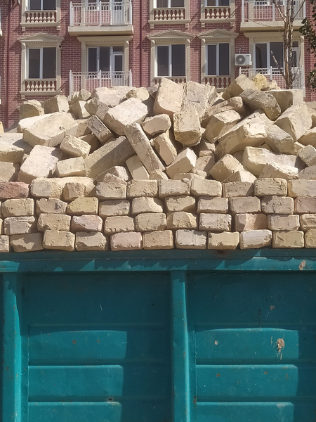 Pishgan gisht 500 som standart