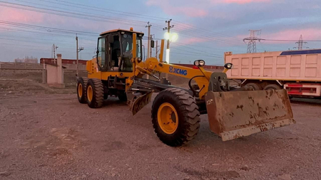 XCMG Автогрейдер 180 талик2022 йил Сотилади