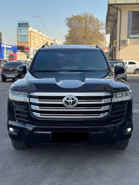 В продаже ! Автомобиль Toyota Land Cruiser 300
