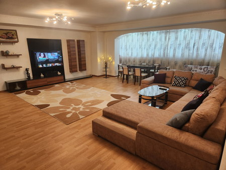Сдаётся квартира 130 м²