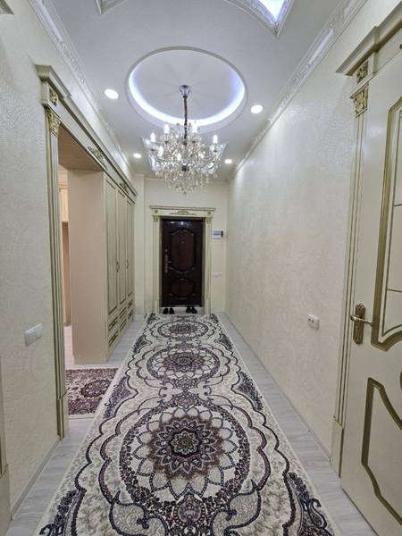 Продается 2 ком. Квартира на 3 этаже площадью 63 кв.м. В Согдиане