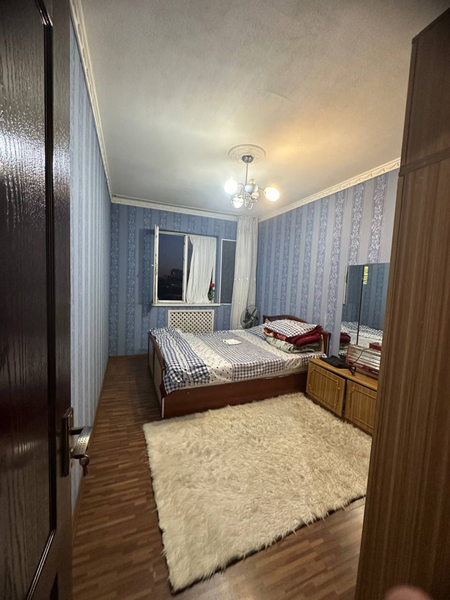 Метро ОЙБЕК.  3 х комнатная квартира срочно 600$