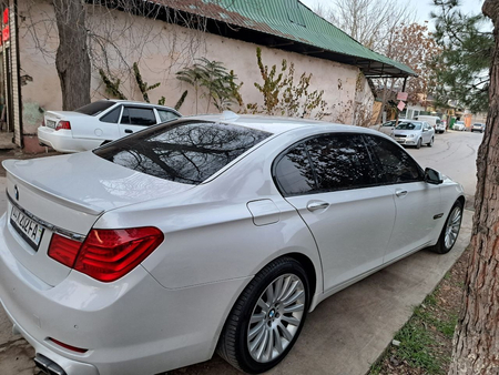 BMW 750 long 4.4 Tvin Turbo