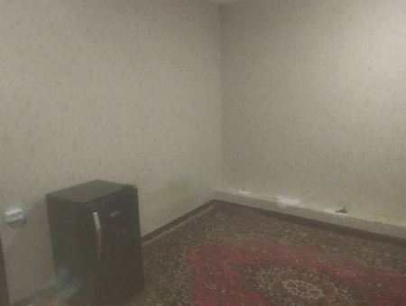 Ипподромда квартира. Тагида ёзилганини у́кинг.