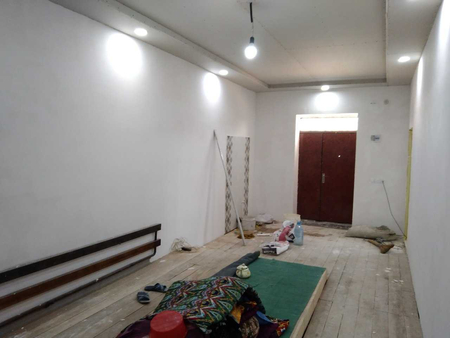 Hovli joy sotiladi