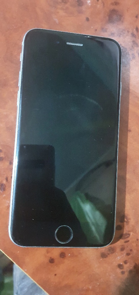 Iphoni 6+ srochni sotiladi  aybi yuq  100% toza