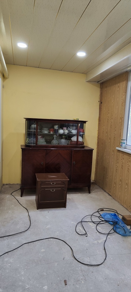 Продам на Ц-1 под офис квартиру.
