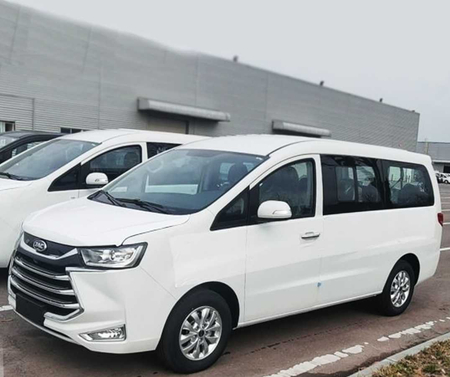 Mikroavtobus JAC M4 oq va qora