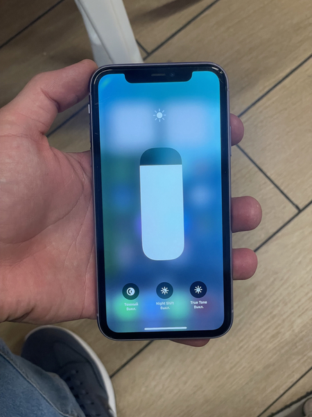 Iphone 11 sotiladi idiyal