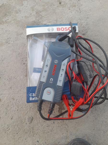Продаётся зарядка Bosch