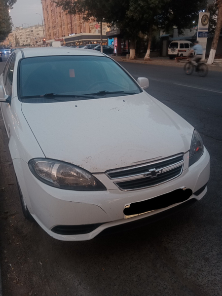 Chevrolet Gentra 1 poz