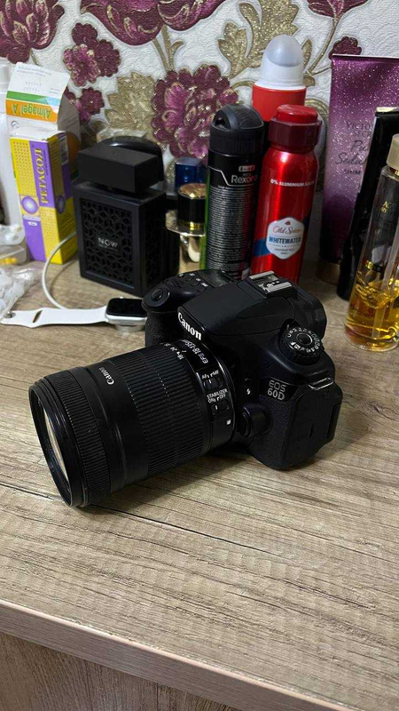 Canon EOS 60D kit kamera