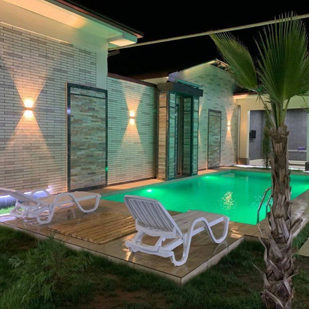 Дачи есть для всех.There are summer houses for everyone.모두를 위한 다차가 있습니