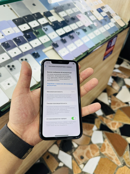 iPhone 11  64 gb black ideal