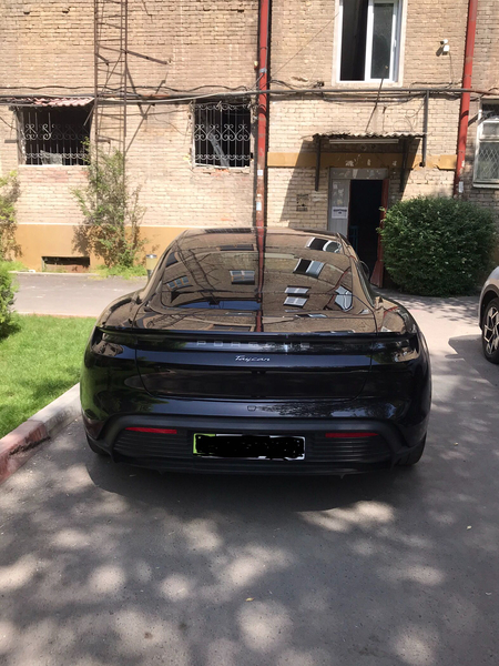 Porsche taysin electric yengi