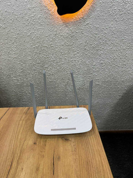 WIFI router TP-LINK  4 shoxli deyarli yangi ideal.