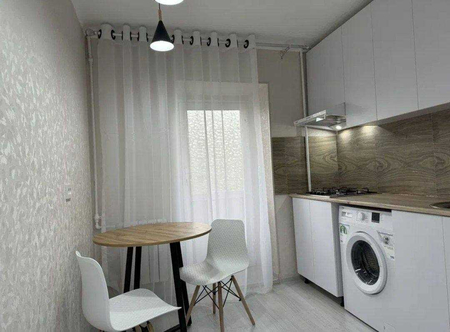 м.Буюк Ипак Йули ост.Художников 1-комн 2/4 30 м² евроремонт кирпич