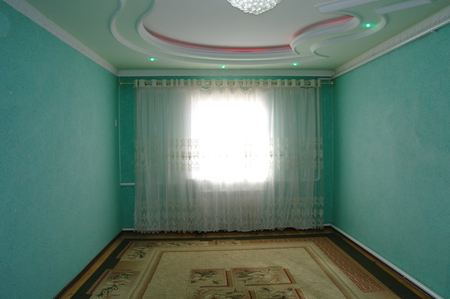 463/24-санлы жай Хожан ауыл да жайласкан 8 соток 5 болмели жер жай сат