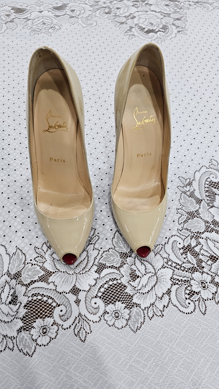 Продам louboutin туфли оригинал!