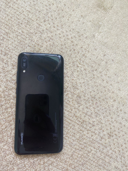 Продаётся телефон Huawei