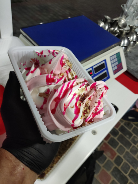 Smes quyma marojniga qaymoqli smes tayyor suti sotiladi