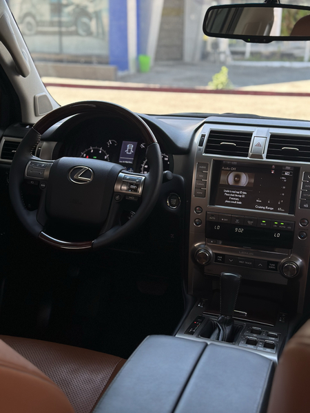 В продаже Lexus GX460