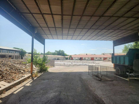 Продаётся частная 8 000 м². производственная база.