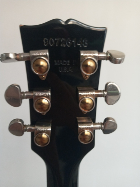 Elektro gitara GIBSON solo gitara sotiladi
