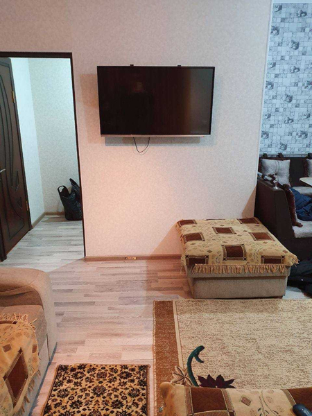 срочно продается 2 комн квартира метро БИЙ