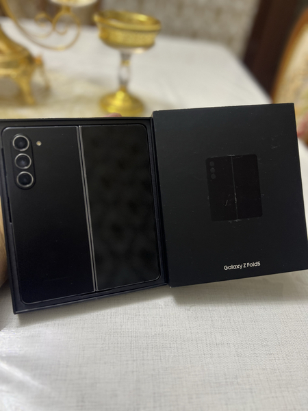 Galaxy z fold 5 12/256 gb
