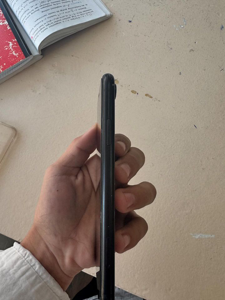 Iphone xr sotladi 128 joyi
