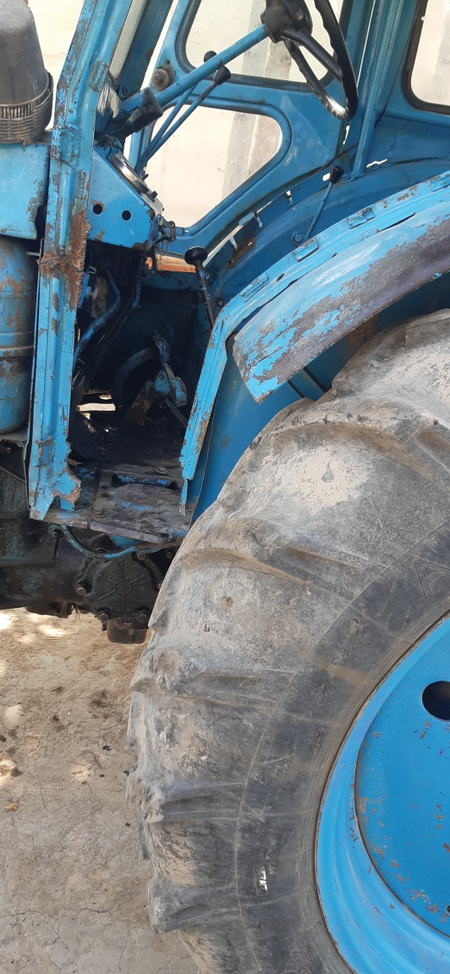Traktor t40 sotiladi