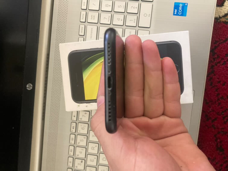 iPhone SE2 128gb