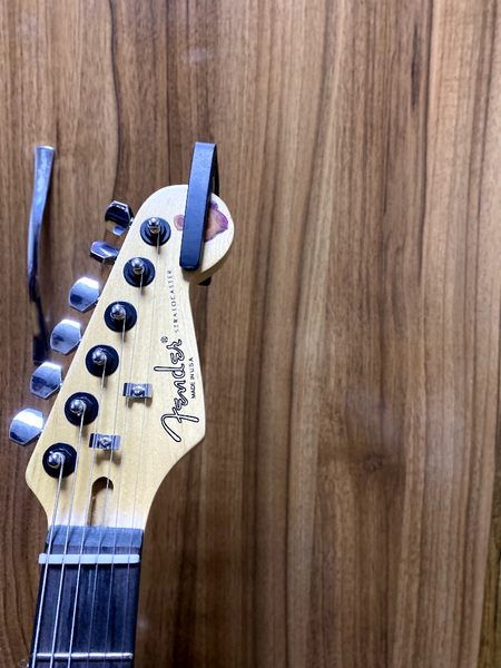 Fender guitar sotiladi srochna