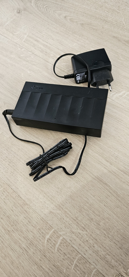 TP-LINK LS1008G коммутатор